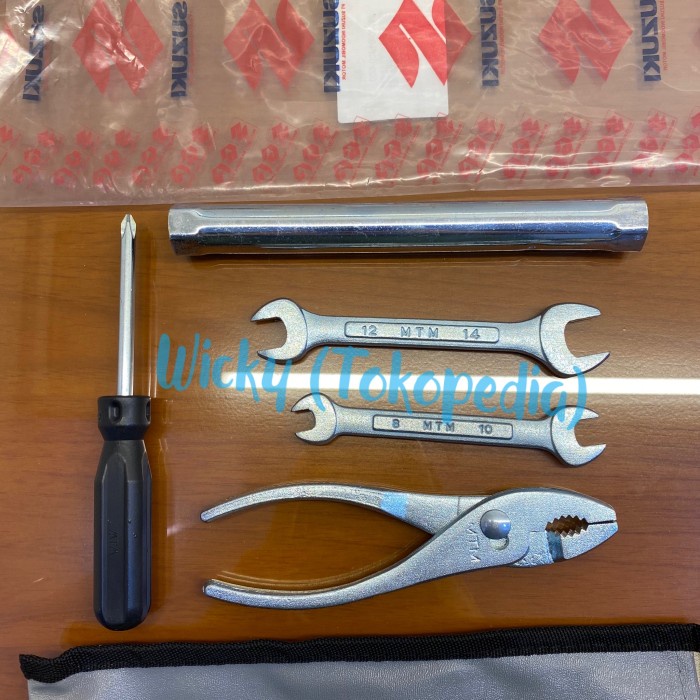 Jual Toolkit Set Mobil Suzuki Universal Original Suzuki Genuine Parts ...