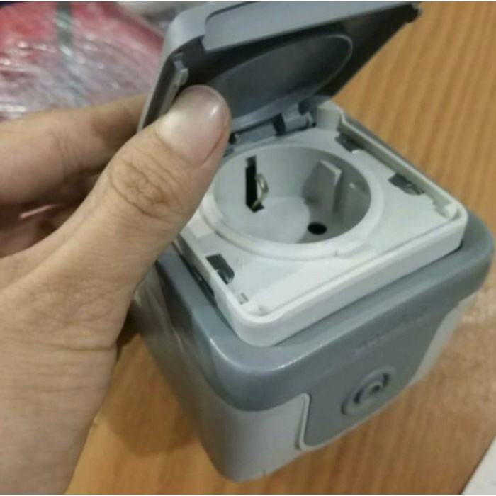 Jual Stop Kontak Legrand Plexo 69733 Waterproof Ip55 | Shopee Indonesia