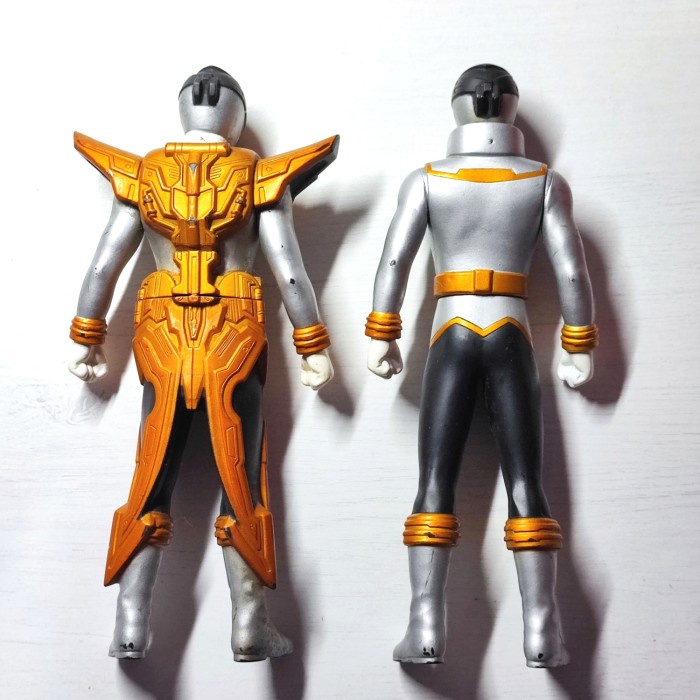 Jual bandai set shs 17 cm super sentai gokaiger silver action figure ...