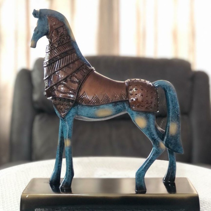 Jual [Original] Hadiah Pajangan Patung Kuda Perang Trojan ...