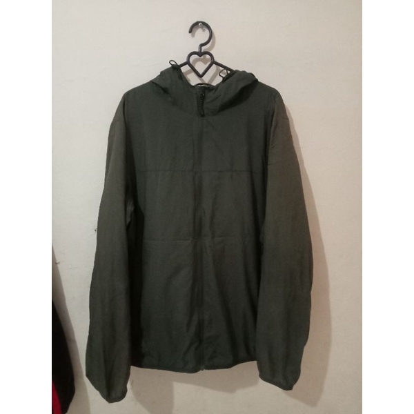 Jual jaket UNIQLO running | Shopee Indonesia
