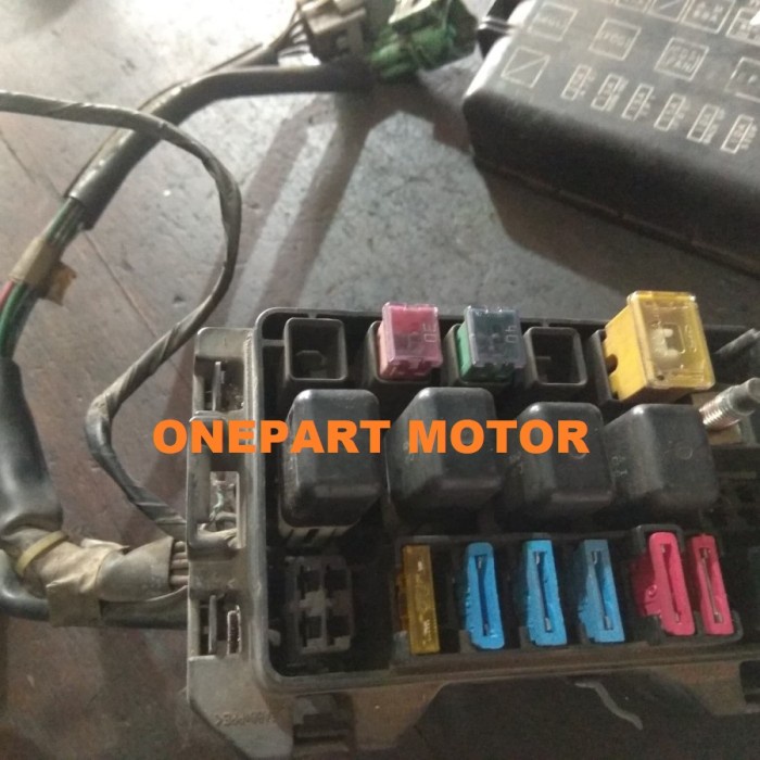 Jual fuse box sekering sekring sikring taruna original novalim | Shopee ...