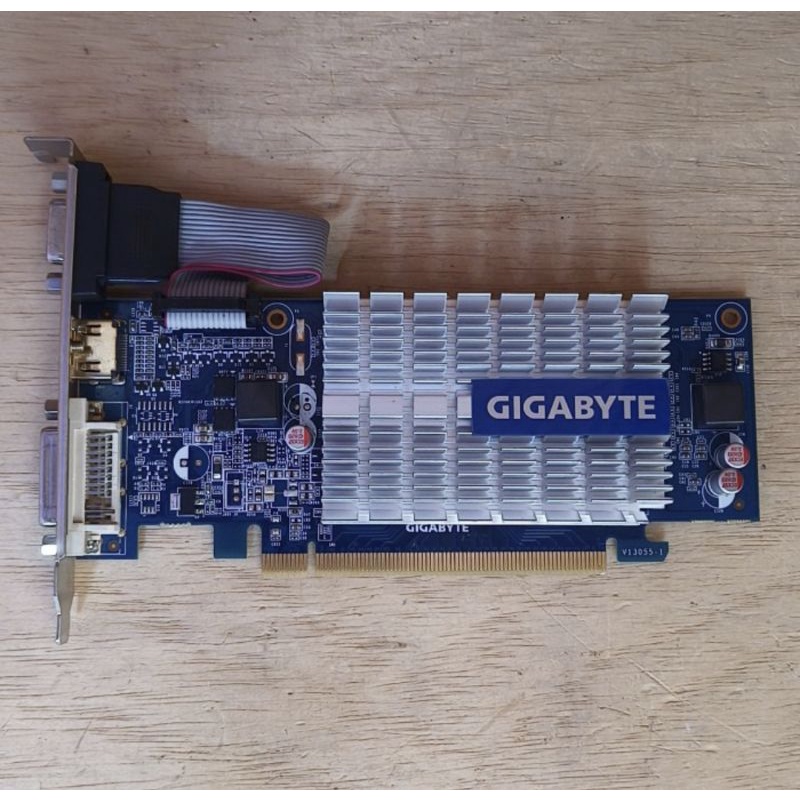 Jual VGA GIGABYTE NVIDIA GT 210 1GB DDR3, HDMI-DVI-VGA | Shopee Indonesia