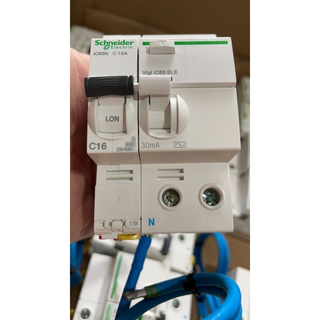 Jual SCHNEIDER RCBO/ELCB/RCCB VIGI IC 2P 16A 30MA A9V41216 | Shopee ...