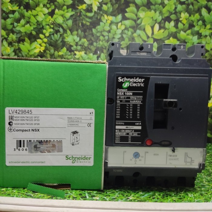 Jual READY mccb Schneider breaker Schneider nsx100n 32a 3phase 3 p ...