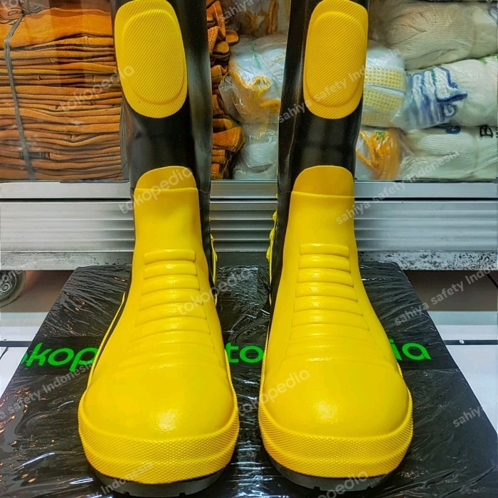 Jual Sepatu safety boot pemadam kebakaran / safety boots pemadam api ...