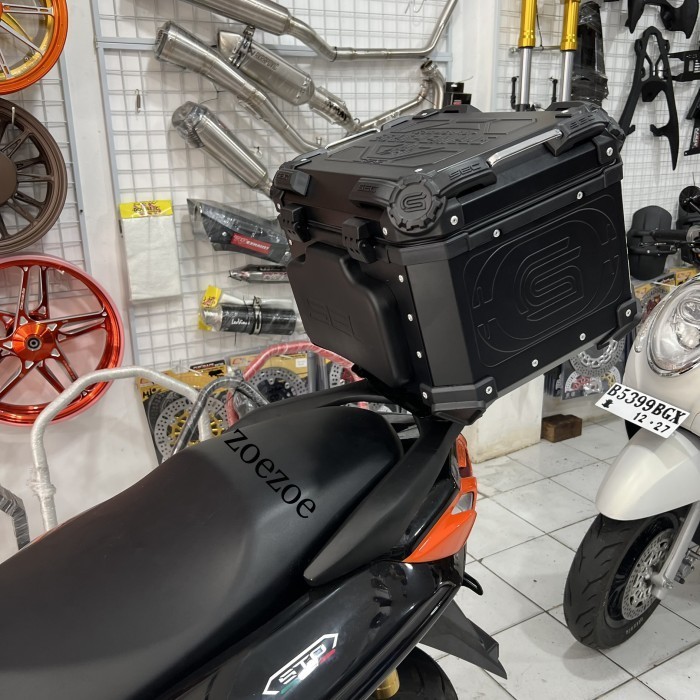 Jual Box Belakang Motor Sec Strike Force Universal 45 Liter Top Box ...