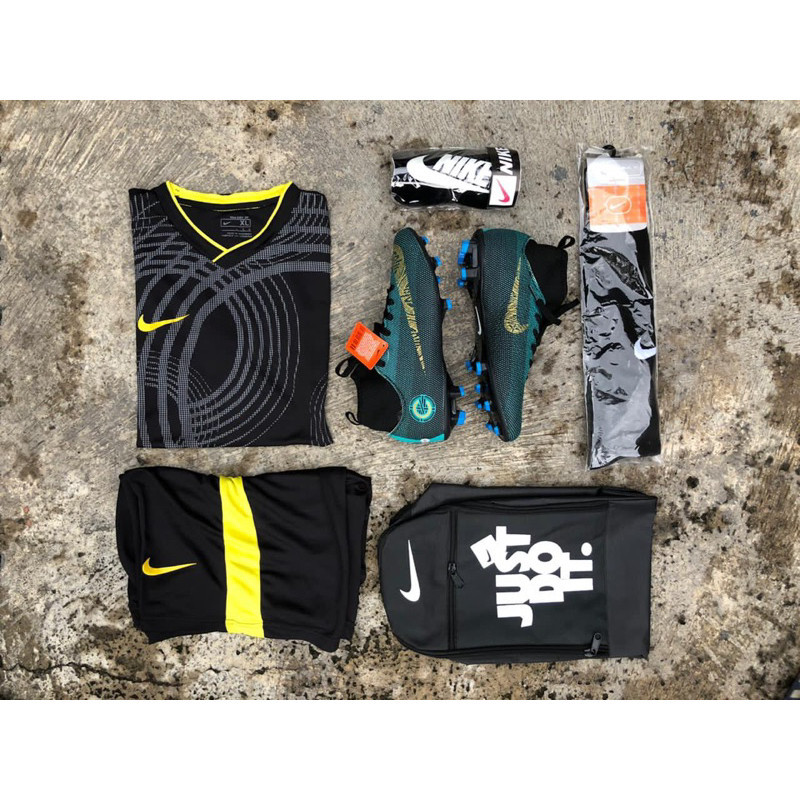 Jual NEW STYLE GOAL // (Paket Komplit) Sepatu Bola Mercurial CR7 Zoom ...