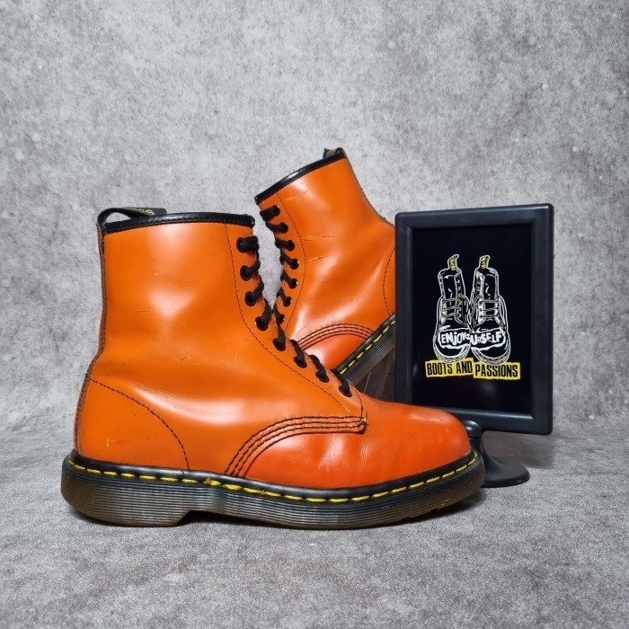 Jual DR MARTENS 1460 ORANGE 6UK MIE MADE IN ENGLAND MIE SOLOVAIR ...