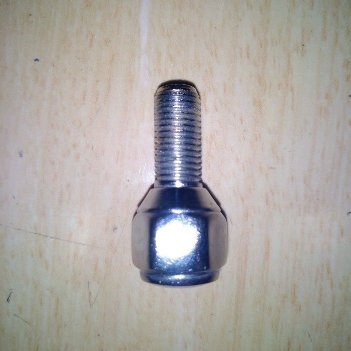 Jual Baru Asli Parts Imitasi Baut Roda Derat Kanan Mazda E2000 Ori New ...