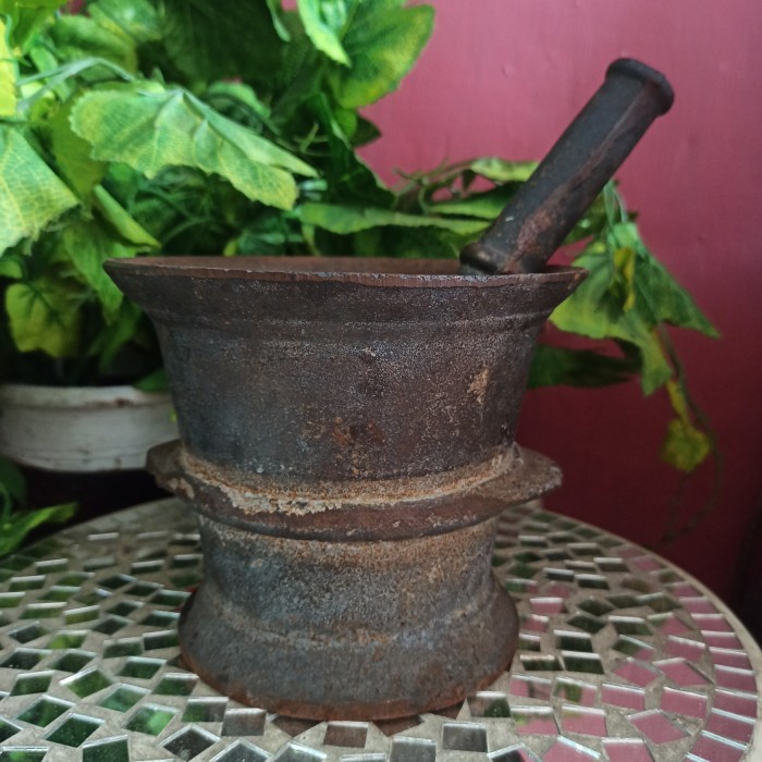 Jual [Vas] Lumpang Tua Besi Kuno Koleksi Peninggalan Berat&Tebal T:13Cm ...