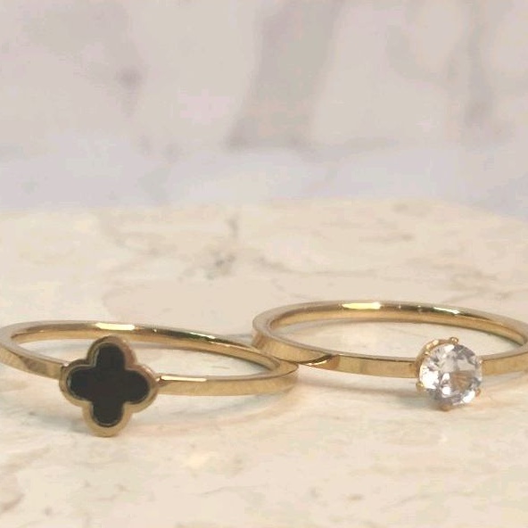 Jual Cincin clover titanium (1 set) | Shopee Indonesia