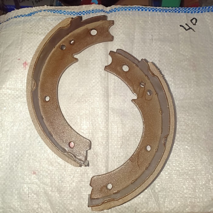 Jual Hand Brake Shoe Kampas Rem Tangan Hyundai Truk Mighty 125-136 /Set ...