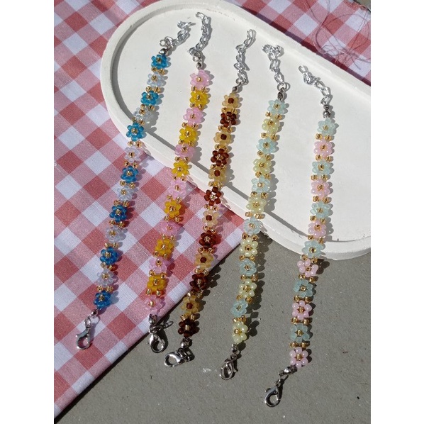 Jual Gelang bunga daisy simple murah ada 5 varian warna (Bisa request ...