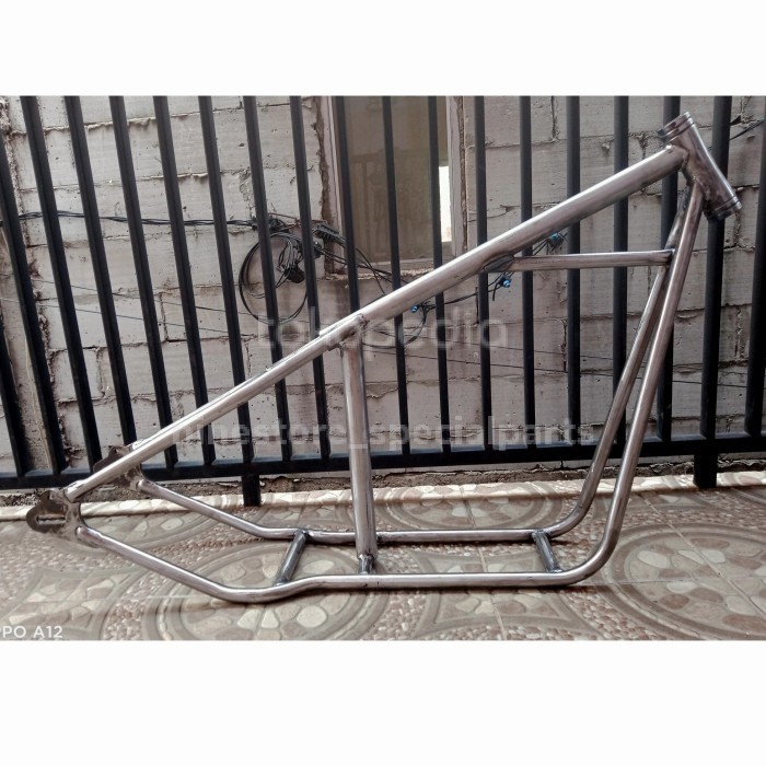 Jual Ready Rangka/frame/chassis untuk motor kustom rolling chassis ...