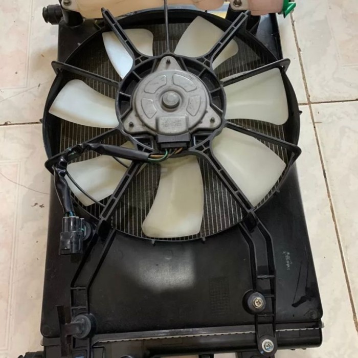 Jual Radiator New Carry Tayo Komplit 2019 Up #Produk Terbaik | Shopee ...