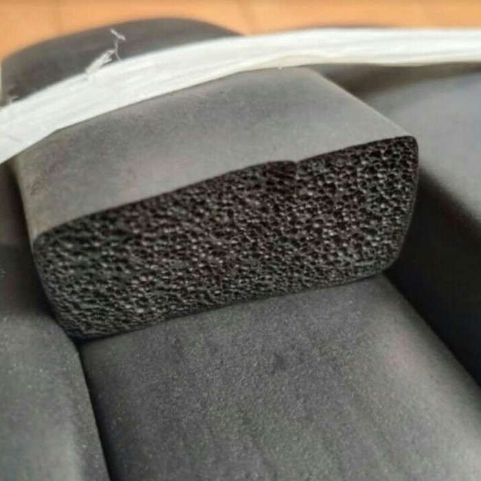 Jual sponge hitam elastis/ peredam list pintu/ karet peredam getaran ...