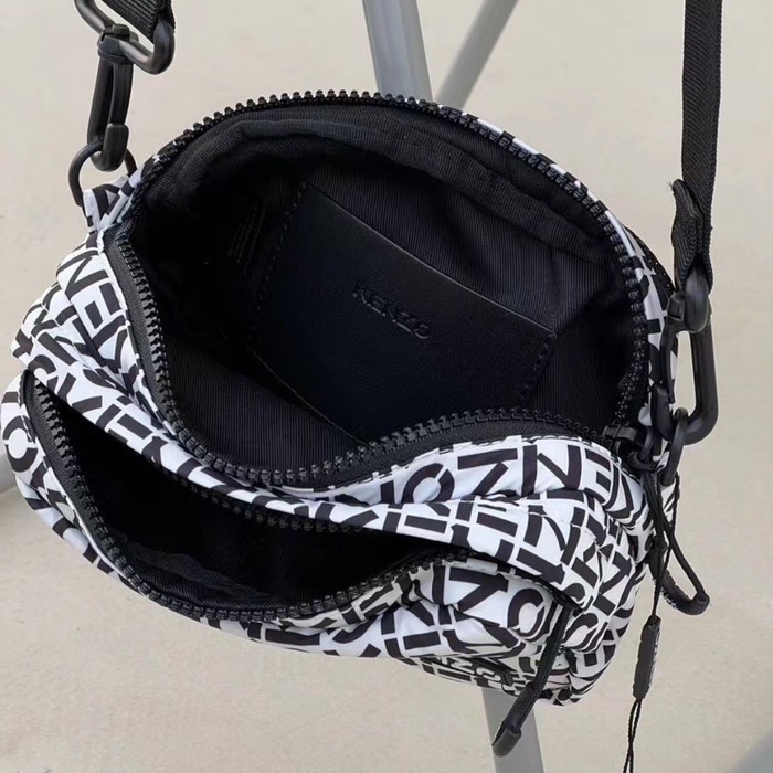 Jual Tas Pria Bumbag Sling Bag Mini Font T Monogram All Season Ultra ...