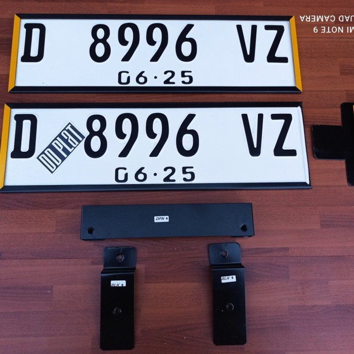 Jual Tatakan Dudukan Plat Mobil Lis Kuning (2Pcs) | Shopee Indonesia