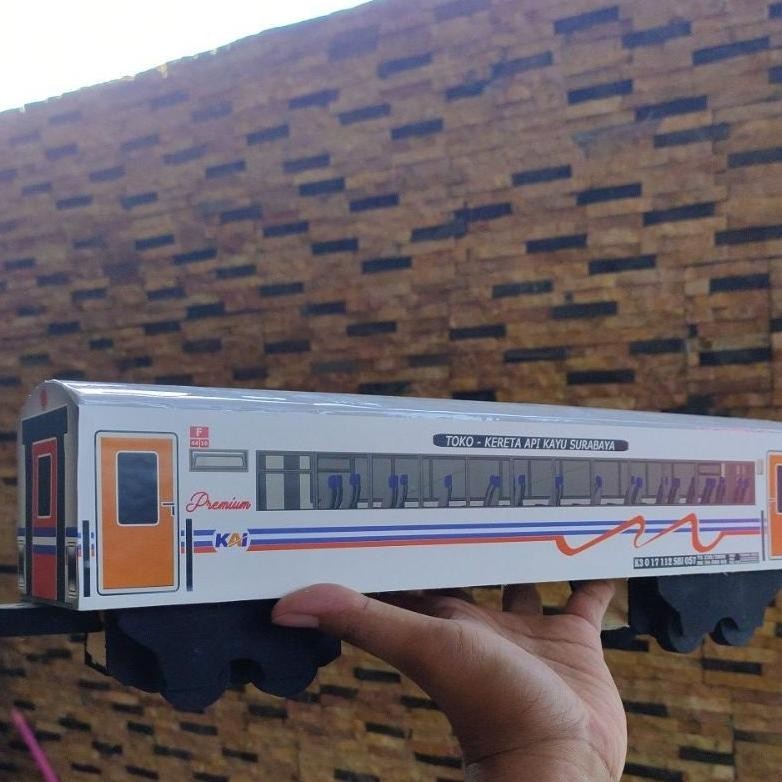 Jual HotSale Miniatur Kereta Api Kayu Surabaya Code 57 Gerbong Premium ...