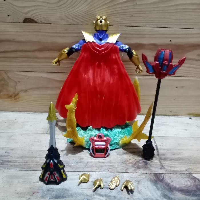 Jual TOP figure shf ultraman geed royal mega master king sword geed ...