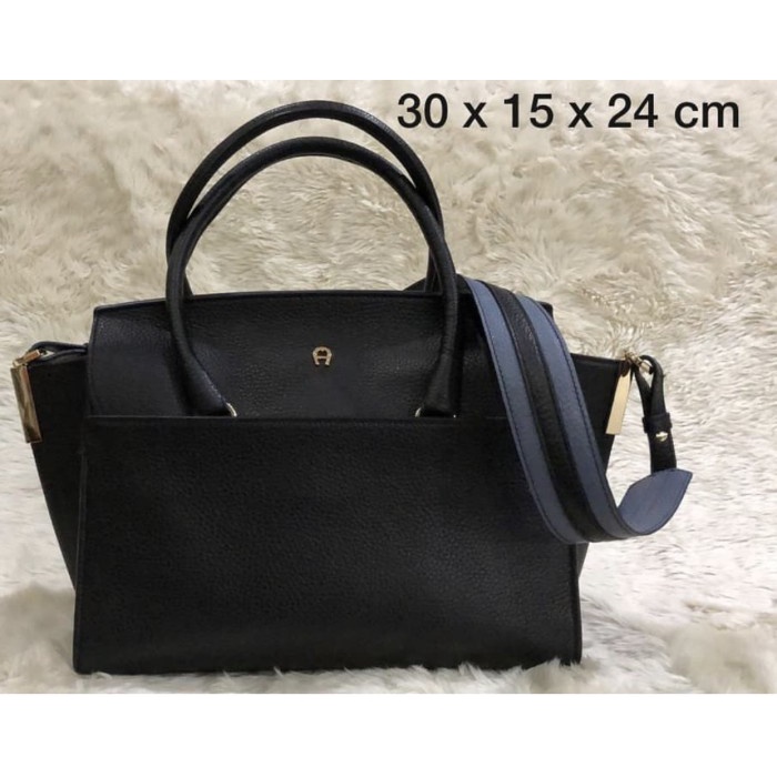 Jual New Tas Wanita Aigner Bella Original - Black - Size 30X15X24 Cm ...