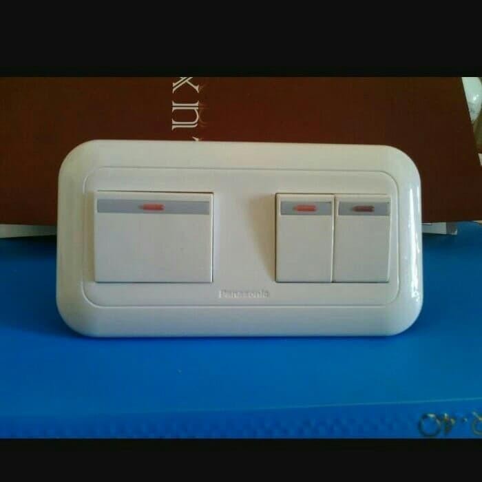Jual PANASONIC SAKLAR TRIPLE+LAMPU/SAKLAR TRIPLE+LAMPU MENYALA ...