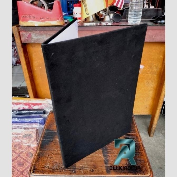 Jual juw Map Polos/Map Ijazah Bahan Beludru Warna Hitam | Shopee Indonesia