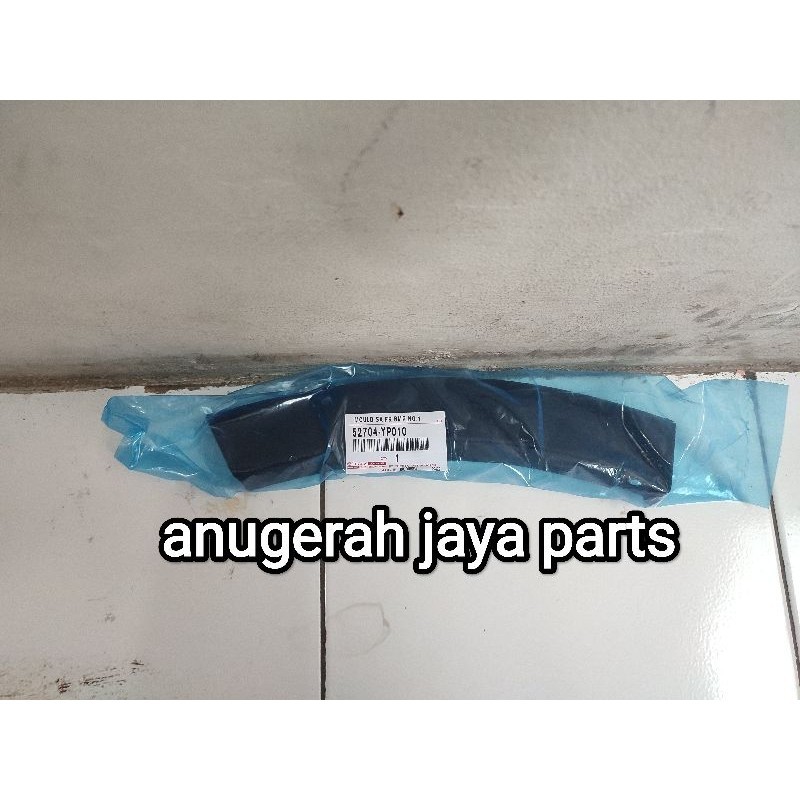 Jual Bodykit spoiler bumper depan kiri innova reborn venturer original ...