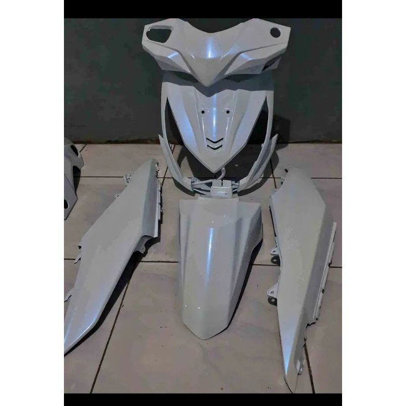 Jual full body halus Honda beat fi warna putih lembayung biru custom ...