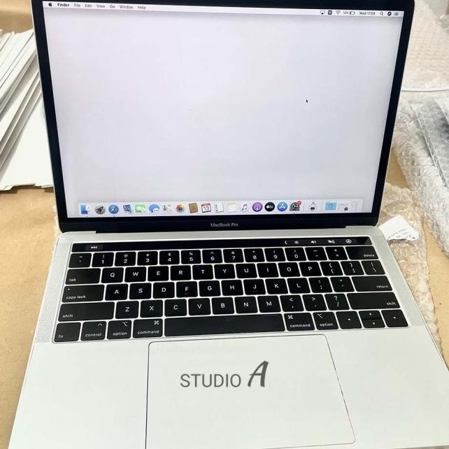 Jual Apple Macbook Pro 2020 13 Inch Core I5 512Gb Second | Shopee Indonesia