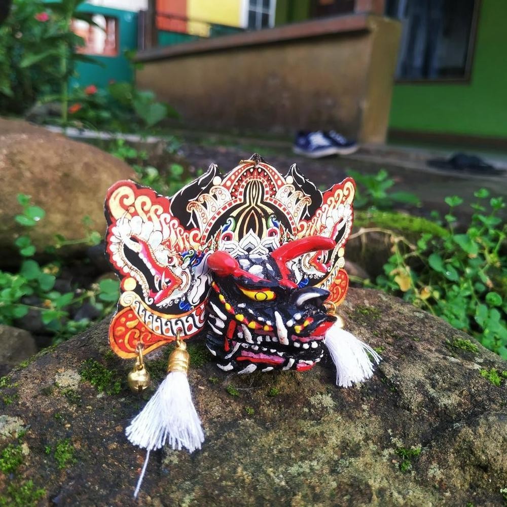 Jual SIAP DIKIRIM Miniatur Barongan devil putih Bertanduk Bahan Resin ...