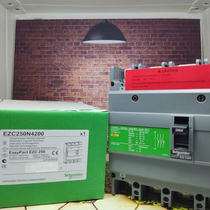 Jual [New Ori] Mccb Schneider Ezc250N 4P 200A Breaker Schneider ...
