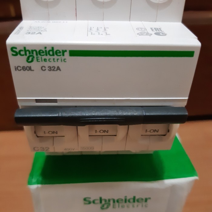 Jual mcb schneider 3P C60L C32A A9F94332 | Shopee Indonesia