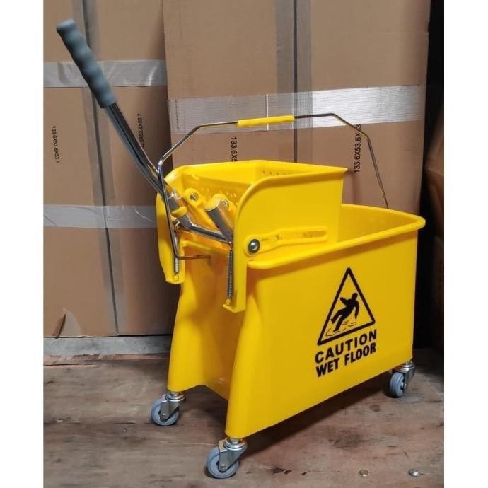 Jual Single-Bucket Mop Wringer 20L || Ember Air Roda | Shopee Indonesia