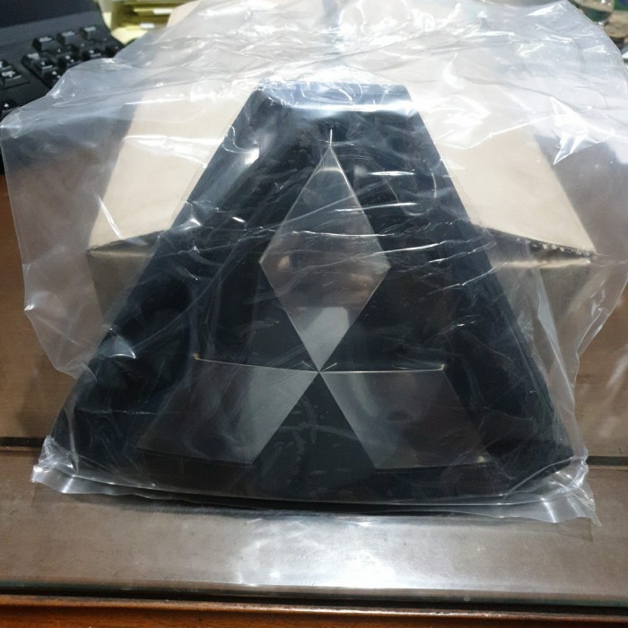 Jual Emblem Mitsubishi All New Pajero Sport 2022 Model Mika 7450B327 ...