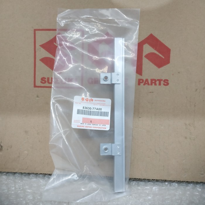 Jual 83630-77A00 Channel/Holder Bawah Kaca Pintu Depan Karimun Wagon ...