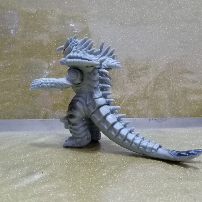 Jual TOP recast figure grigio regina ULTRA MONSTER ultraman r/b FIGURE ...