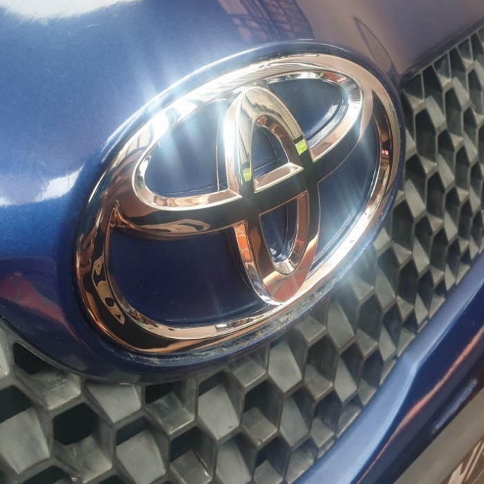 Jual Emblem logo toyota calya chrome logo depan Toyota | Shopee Indonesia