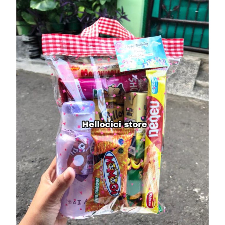 Jual MTWP4711 PARCEL SNACK KEMASAN CANTIK + BOTOL MINUM ULANG TAHUN ...