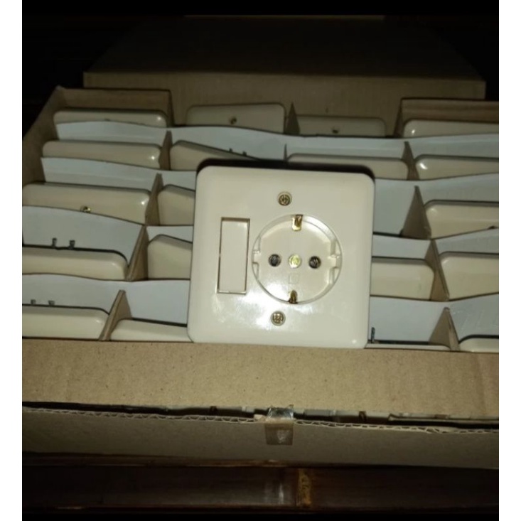 Jual saklar engkel stop kontak ib adre tanam broco socket outlet dan ...