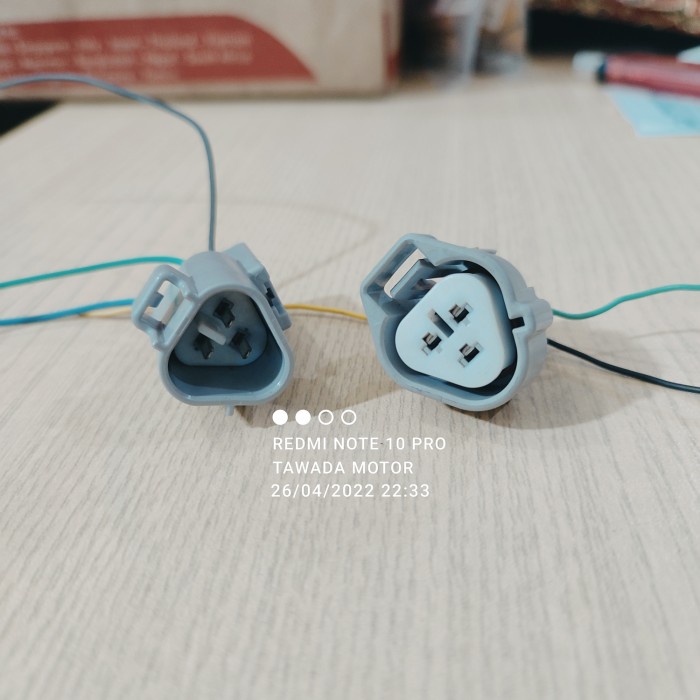 Jual SOKET SENSOR CKP CRANKSHAFT HILUX HIACE FORTUNER INNOVA Male ...