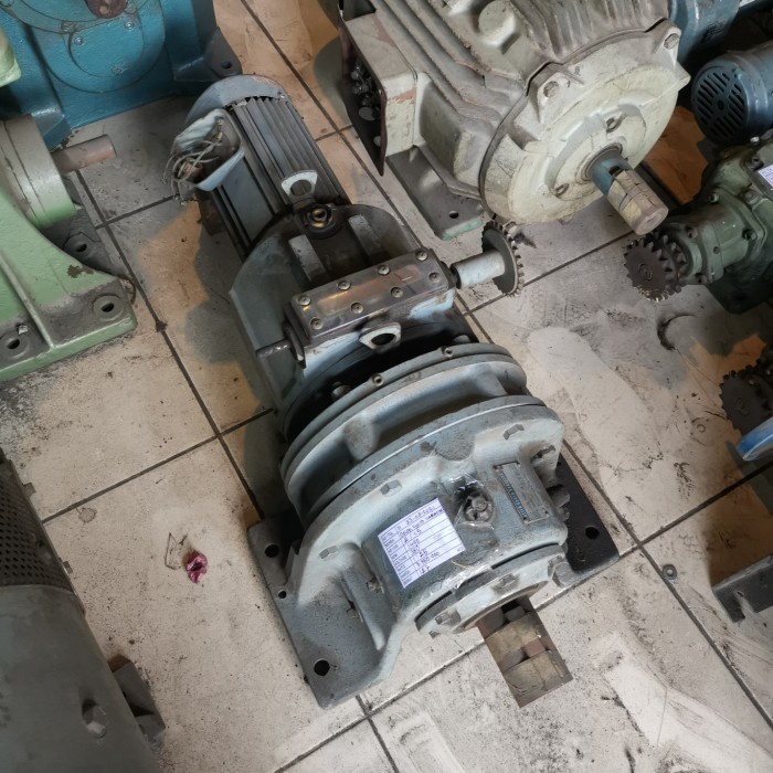 Jual Gear Motor Gir BEIER CYCLO VARIATOR 2 HP 1.5 KW Ratio 1:25 RPM ...