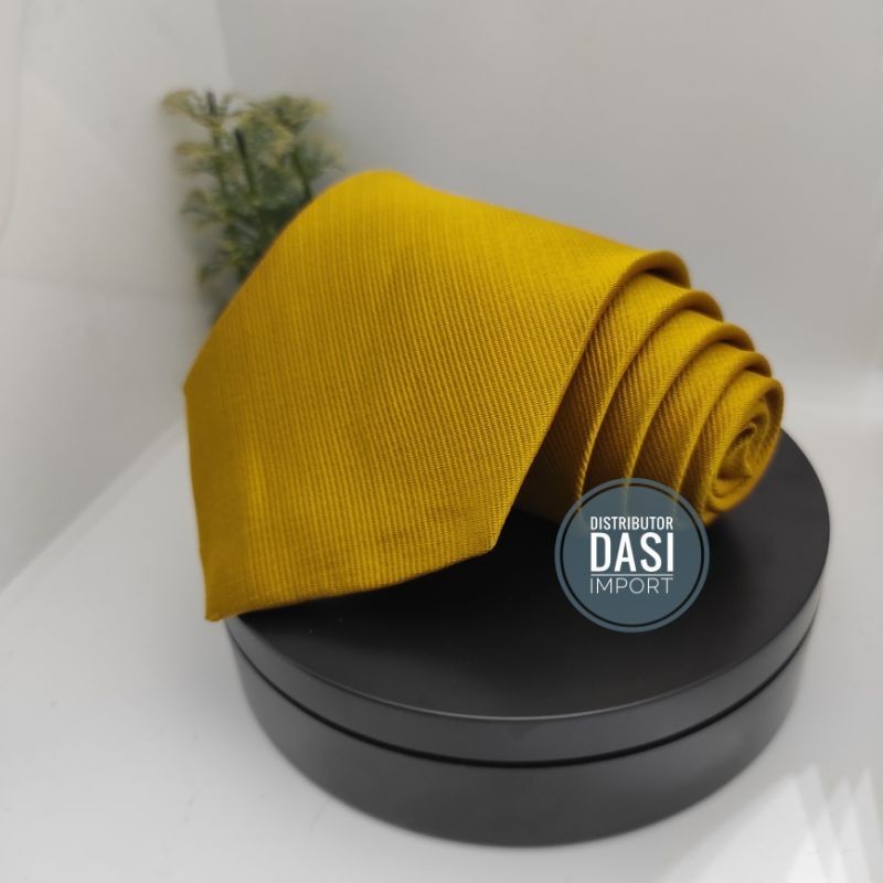 Jual Dasi Pria Dasi Kantor Dasi Salur Halus Gold Ukuran Medium 3 Inchi ...