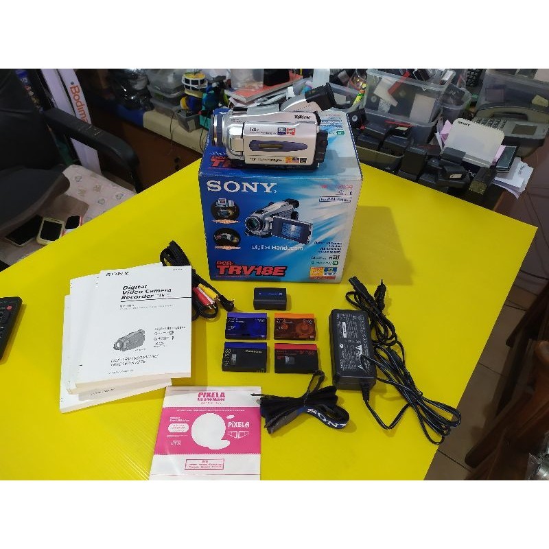 Jual NEW OLD STOCK HANDYCAM SONY MINI DV TRV18E MODEL KLASIK DAN ...