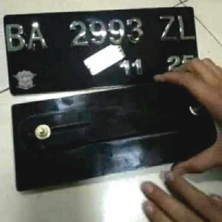 Jual Plat Sepeda Motor Timbul Mewah 3D + BAUT - 1 set | Shopee Indonesia