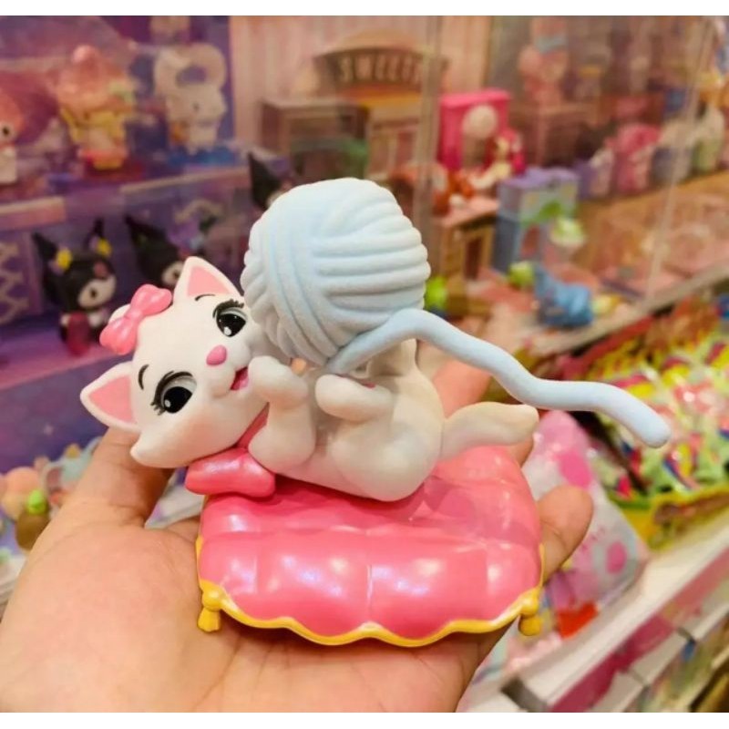 Jual Fluffy Cat Disney Marie Yarn Ball Figure Open Box Confirm | Shopee ...