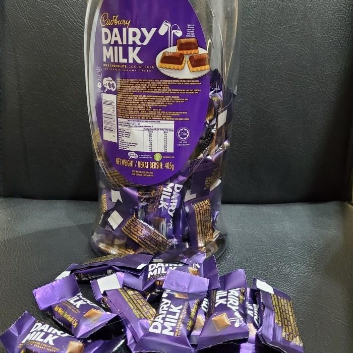 Jual Coklat Cokelat Cadbury Dairy Milk Toples 405 Gram Isi 90 Pcs ...
