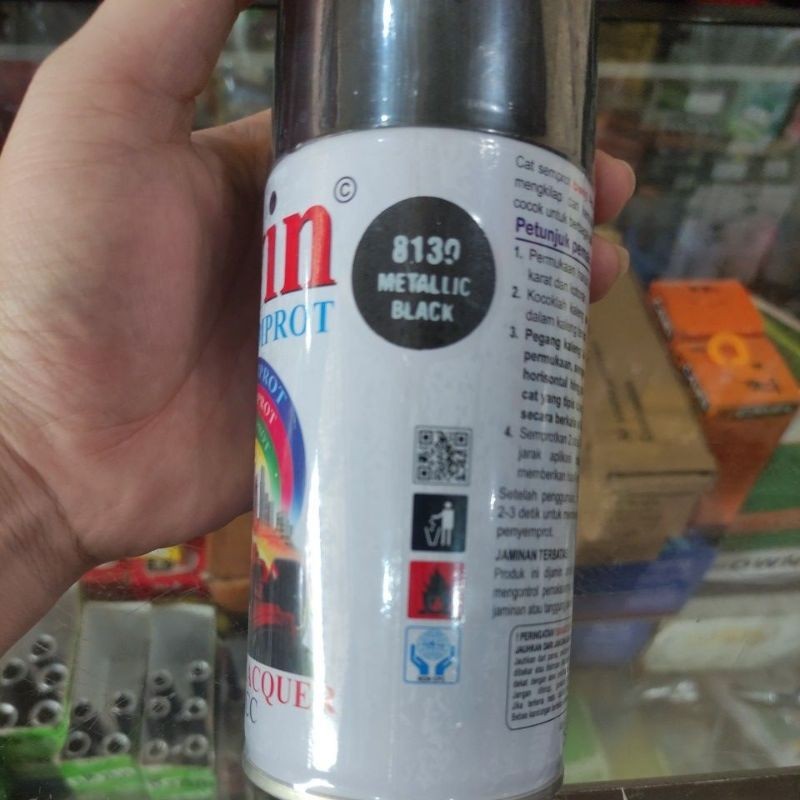 Jual cat semprot BWIN (metalic black) /acrylic lacQuer spray pain BWIN ...