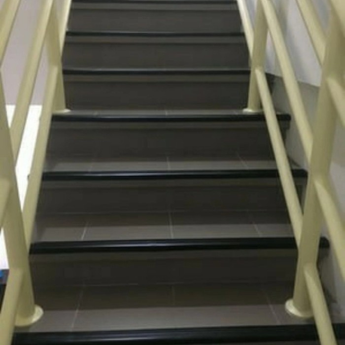 Jual Step Nosing List Tangga Karet / Anti Slip Tangga Karet Coklat ...